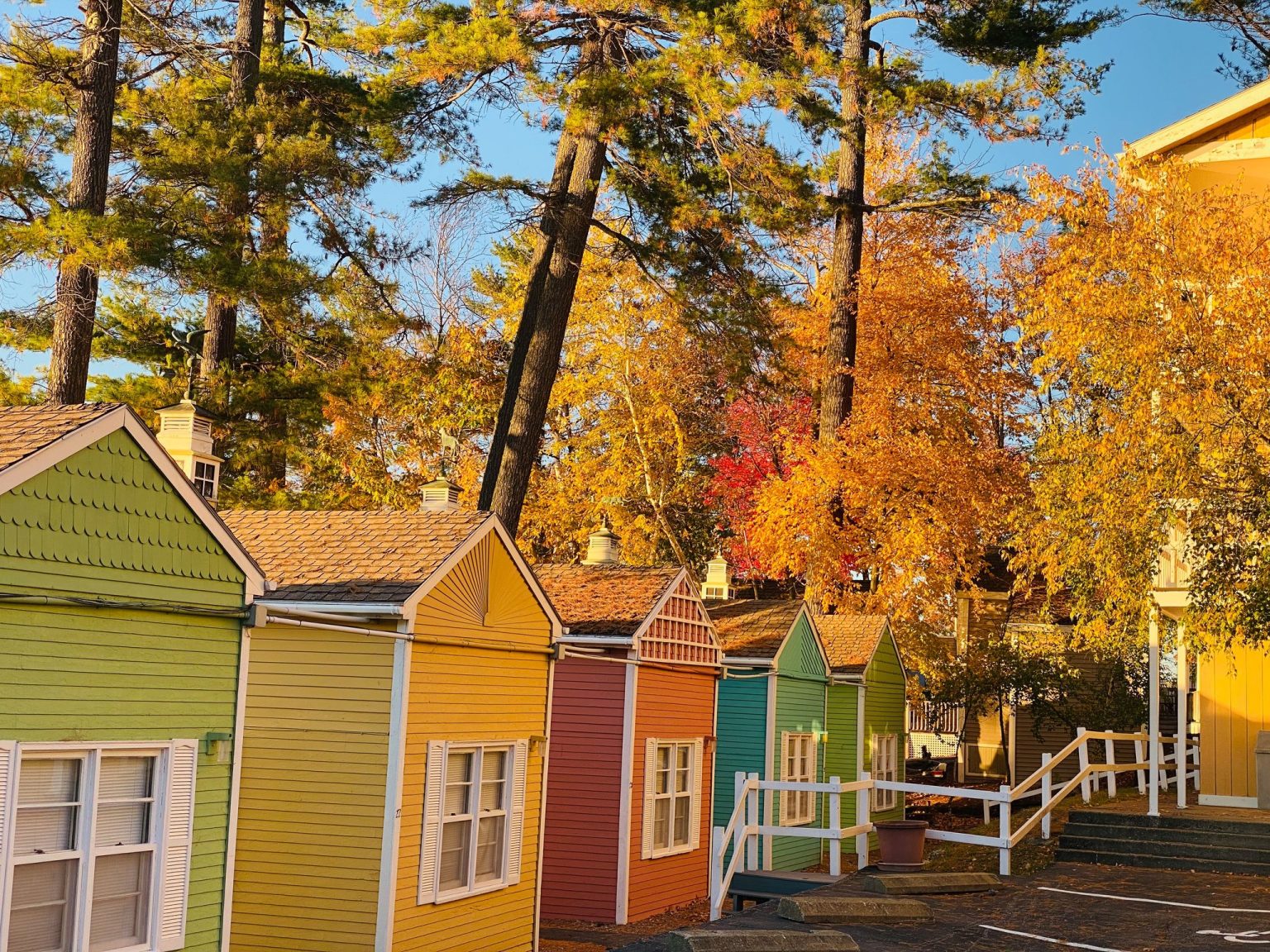 Lakeside Leaves & Autumn Breeze: Your Perfect Fall Getaway at The NASWA ...